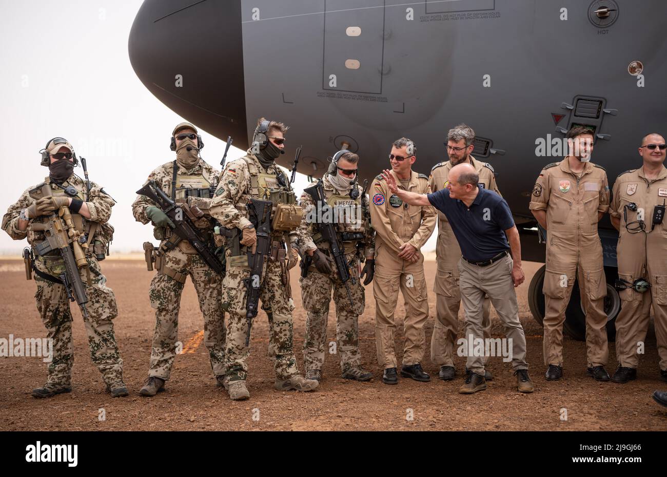Tillia, Niger. 23rd May, 2022. German Chancellor Olaf Scholz (SPD, 3rd ...