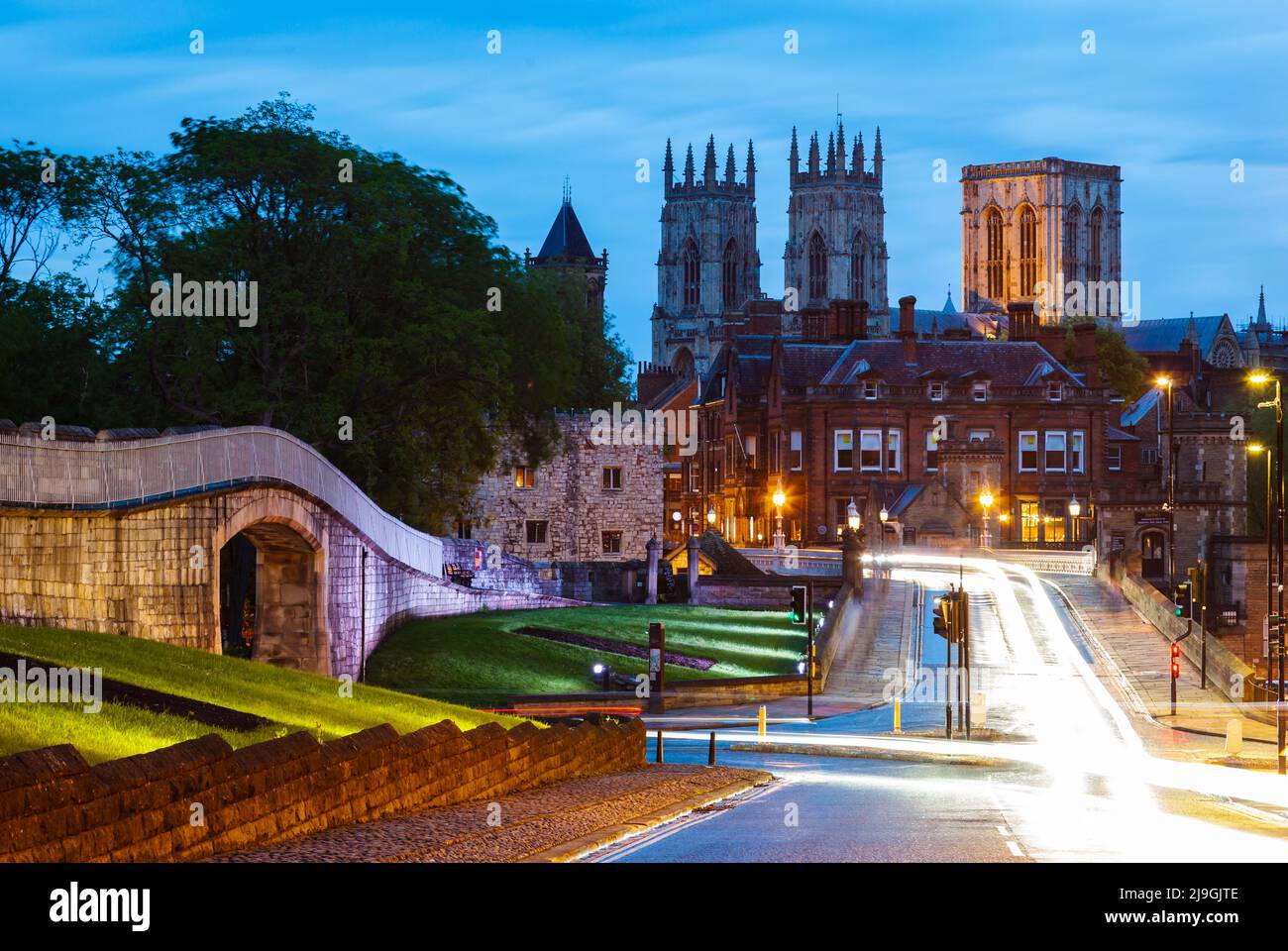 York city walls at night hi-res stock photography and images - Alamy