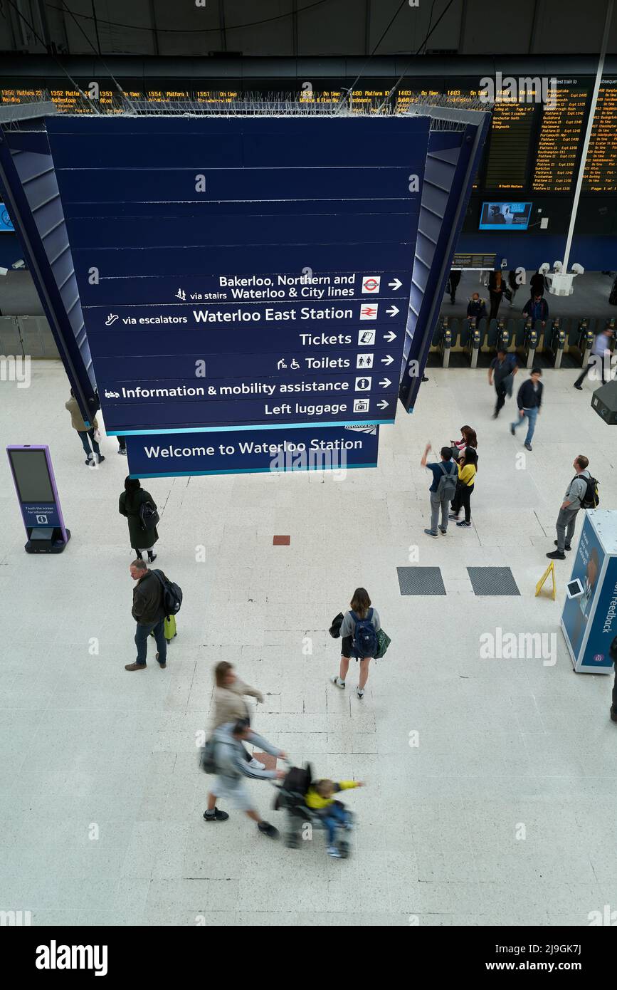 Directions board at Waterloo railway station, London, England Stock ...