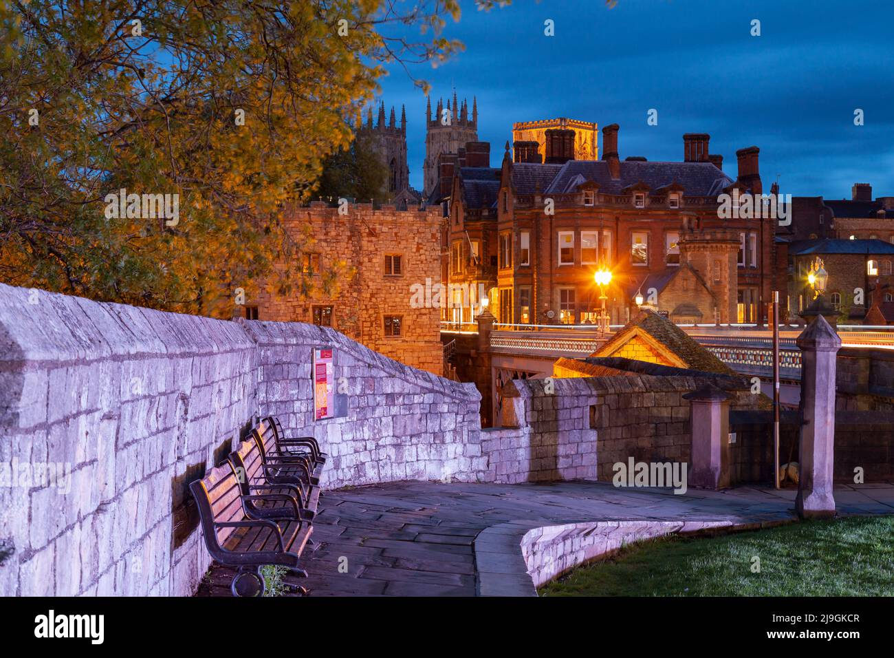 York city walls at night hi-res stock photography and images - Alamy