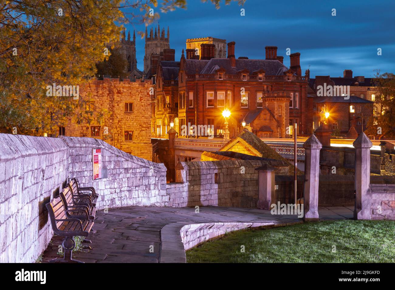 York city walls at night hi-res stock photography and images - Alamy