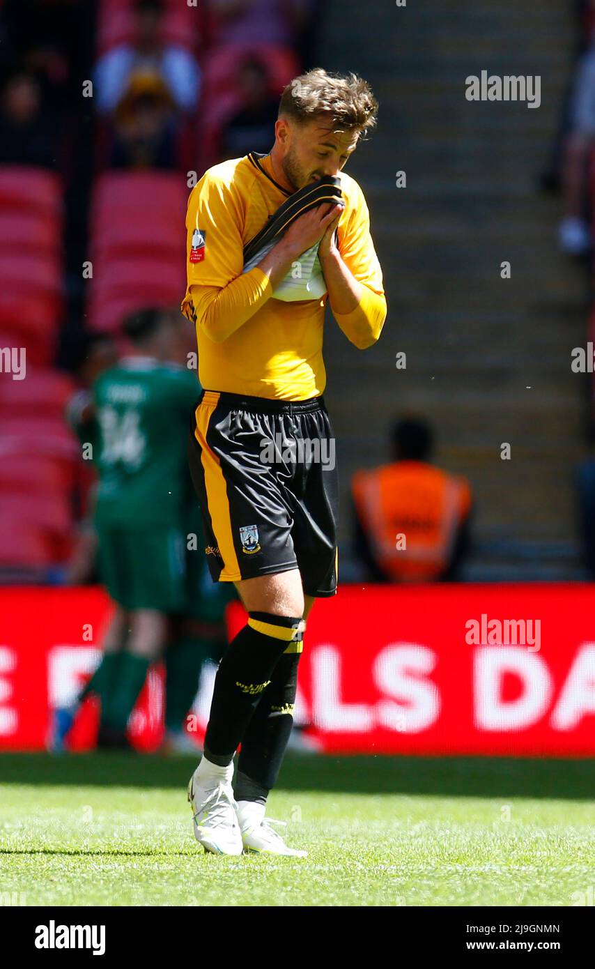 LONDON, ENGLAND - MAY 22: Joe Benn of Littlehampton Town during The ...