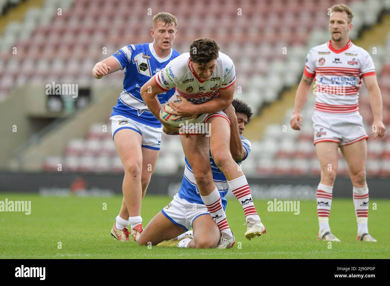 Leigh, England - 22nd May 2022 - Sam Stone of Leigh Centurions. drives ...