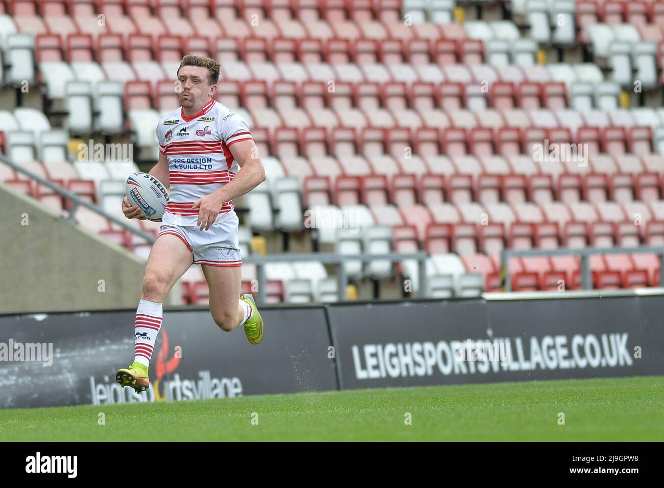 Leigh, England - 22nd May 2022 - Ed Chamberlain of Leigh Centurions ...