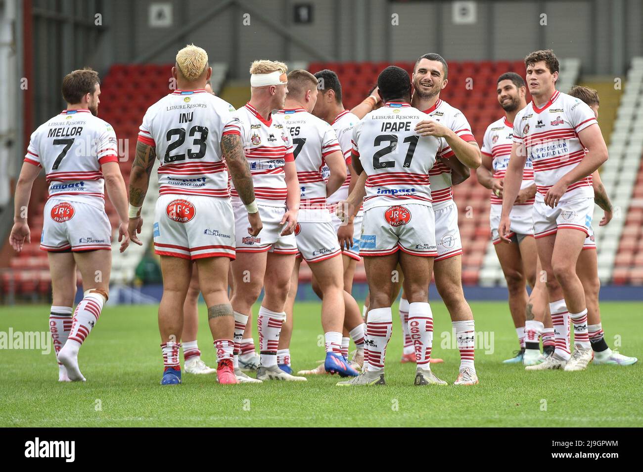 Leigh, England - 22nd May 2022 - Leigh Centurions players celebrate win ...