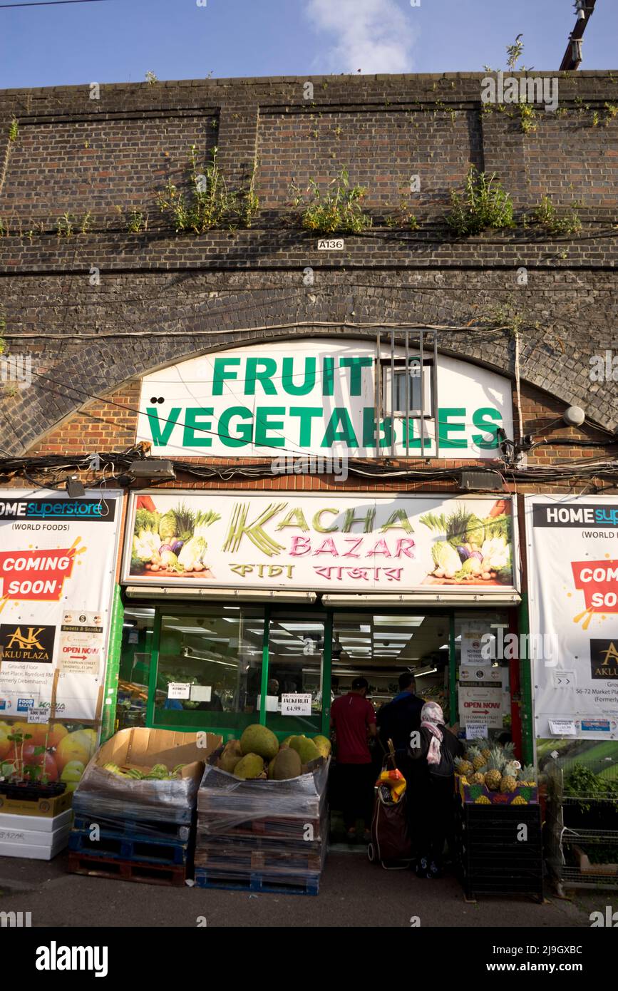Local Muslim neighbours shopping at small Bangladeshi halal business ...