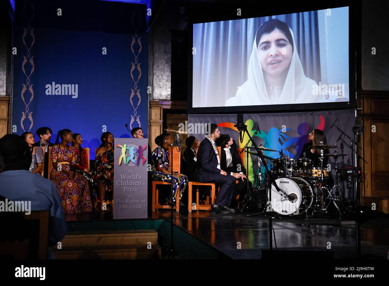 Malala yousafzai nobel prize hi-res stock photography and images - Alamy
