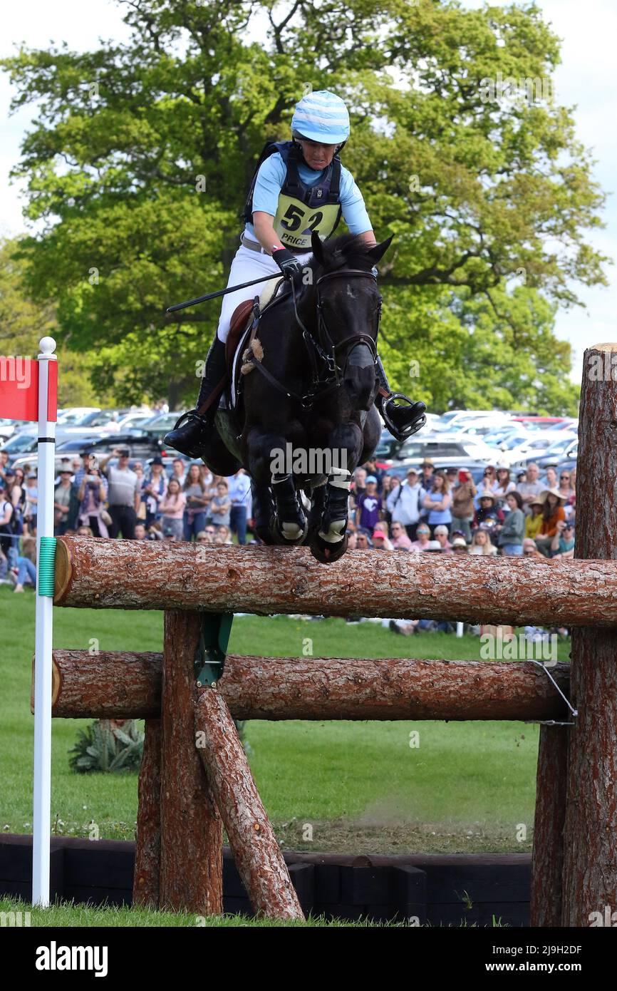 Jonelle Price - Classic Moet - Cross Country at Badminton Horse Trials ...