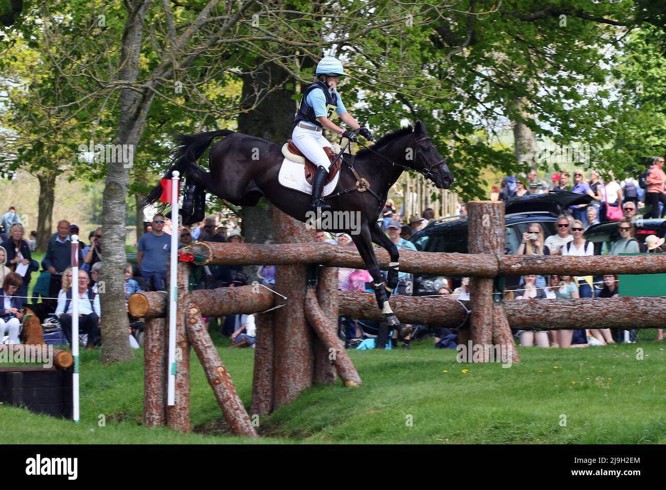 Jonelle Price - Classic Moet - Cross Country at Badminton Horse Trials ...