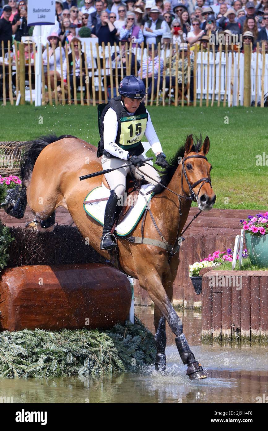 Pippa Funnell - Billy Walk On - Cross Country at Badminton Horse Trials ...
