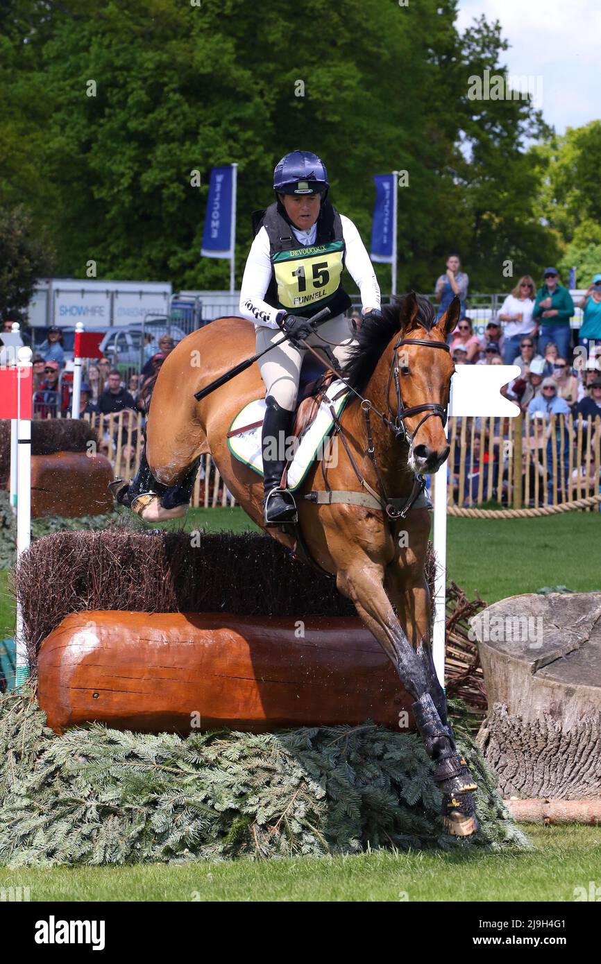 Pippa Funnell - Billy Walk On - Cross Country at Badminton Horse Trials ...