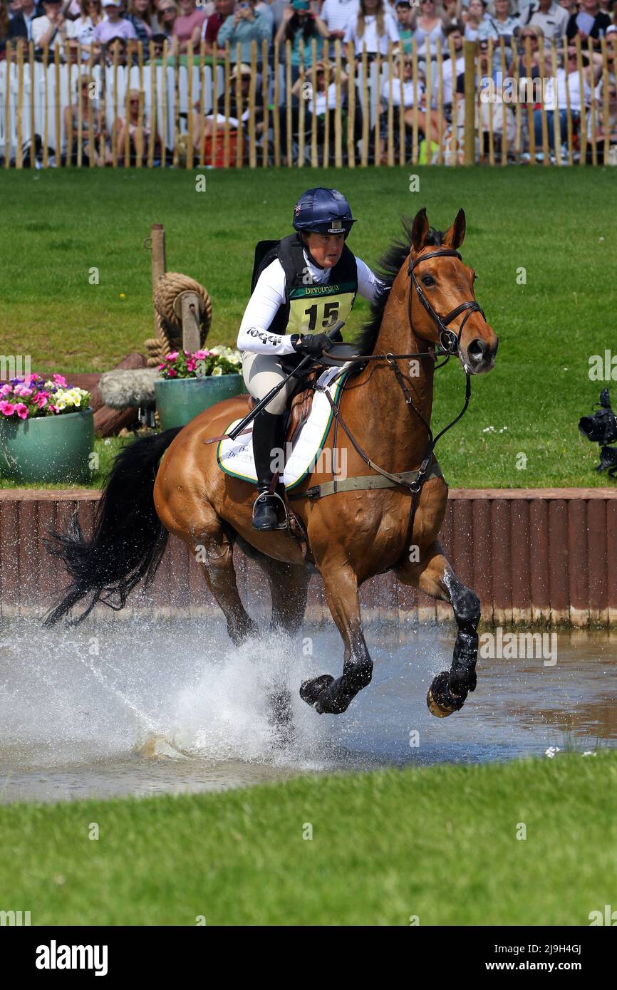 Pippa Funnell - Billy Walk On - Cross Country at Badminton Horse Trials ...