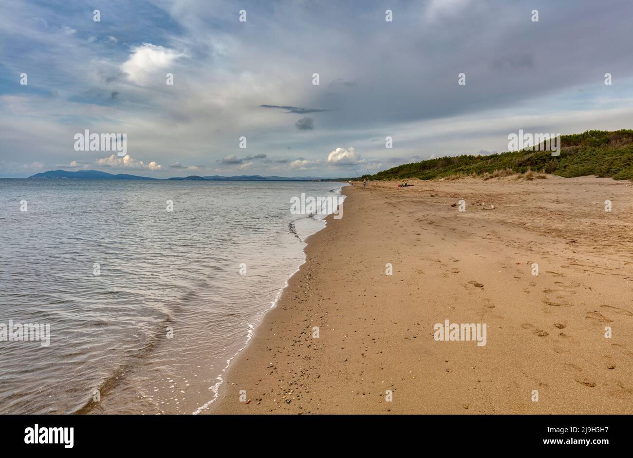 Evening on Giannella beach, Tyrrhenian Sea, on the northern tombolo ...