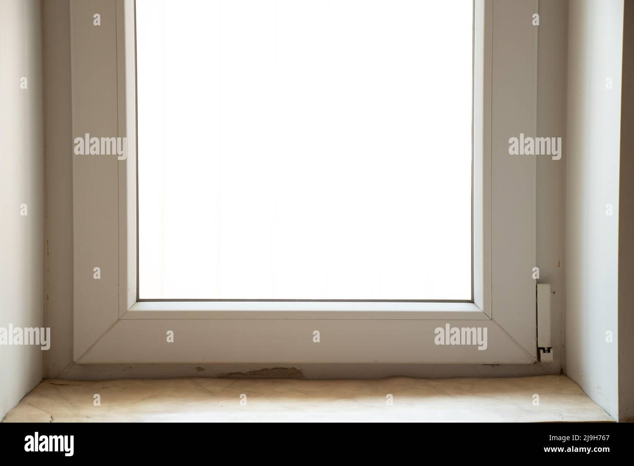 Metal frame window interior hi-res stock photography and images - Alamy