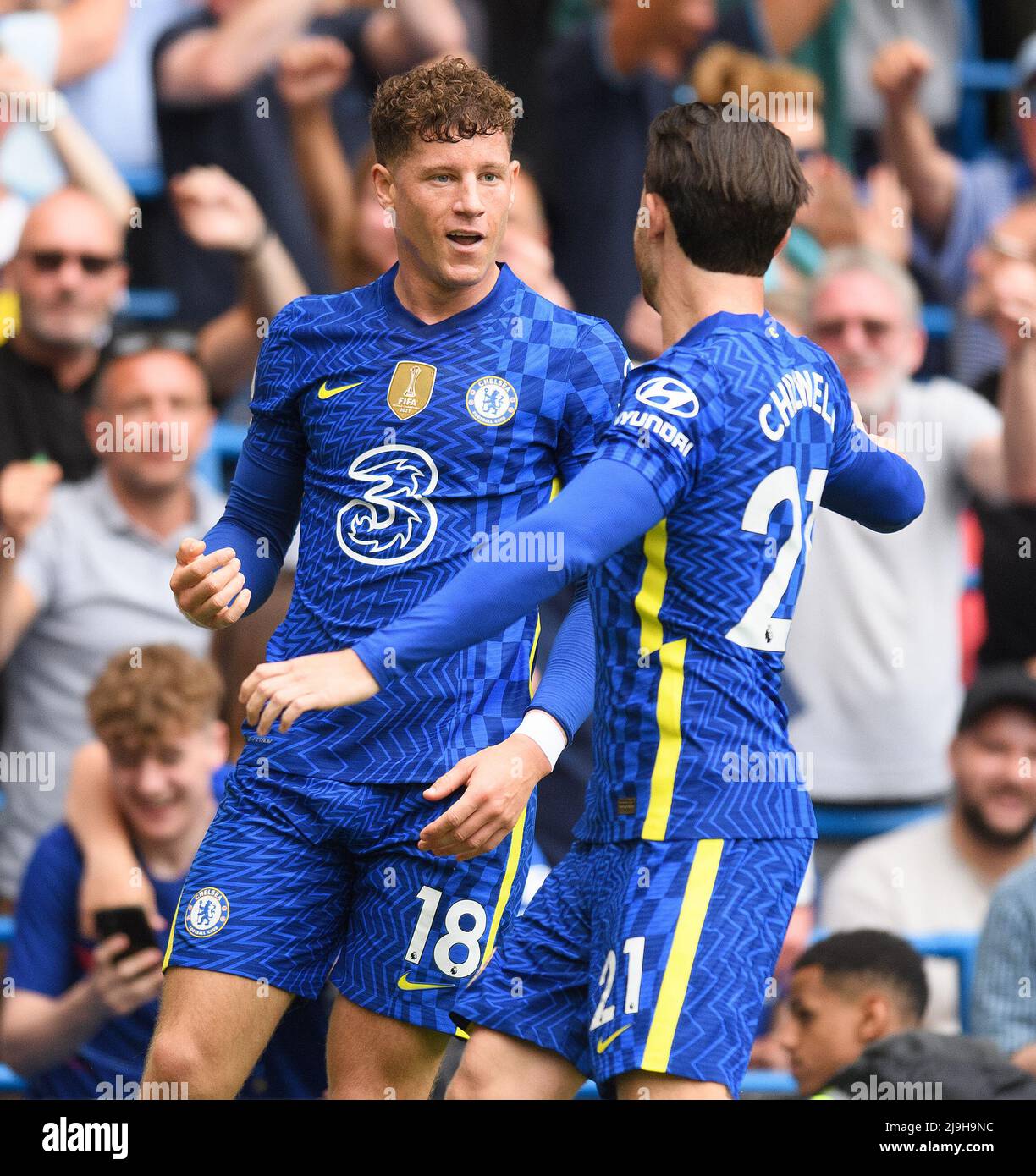 Ross barkley celebrates hi-res stock photography and images - Alamy