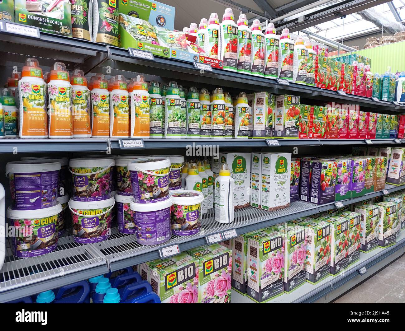 different fertilizer packs made by Compo in a market Stock Photo - Alamy