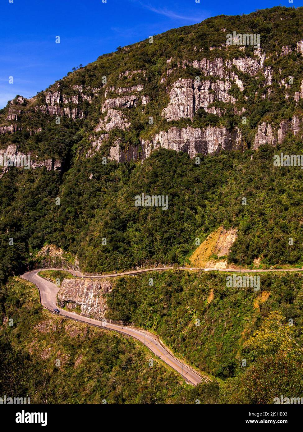 Serra do Rio do Rastro as seen from the viewpoint at the top of the ...