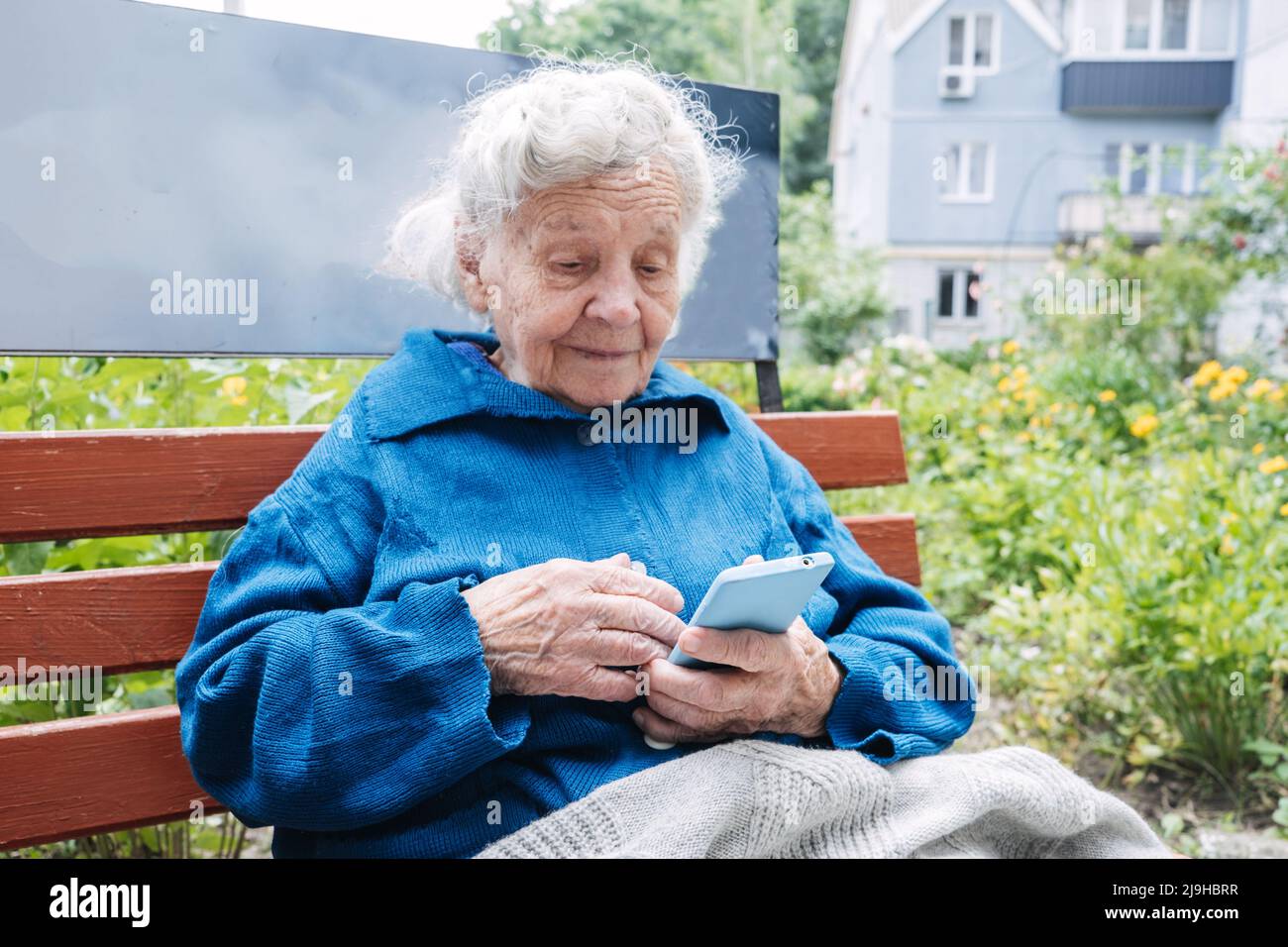 Mobile Apps for Seniors and the Elderly. Application for elderly adults ...