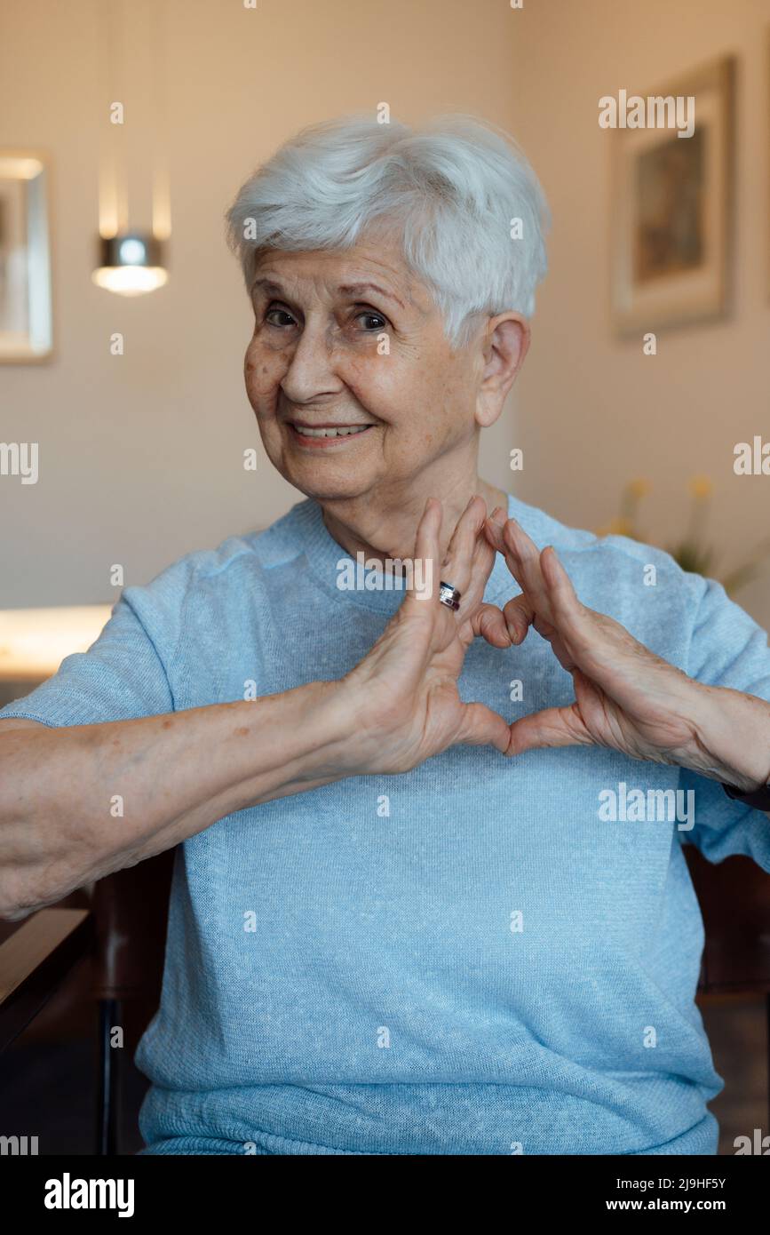 Happy retirement sign hi-res stock photography and images - Alamy