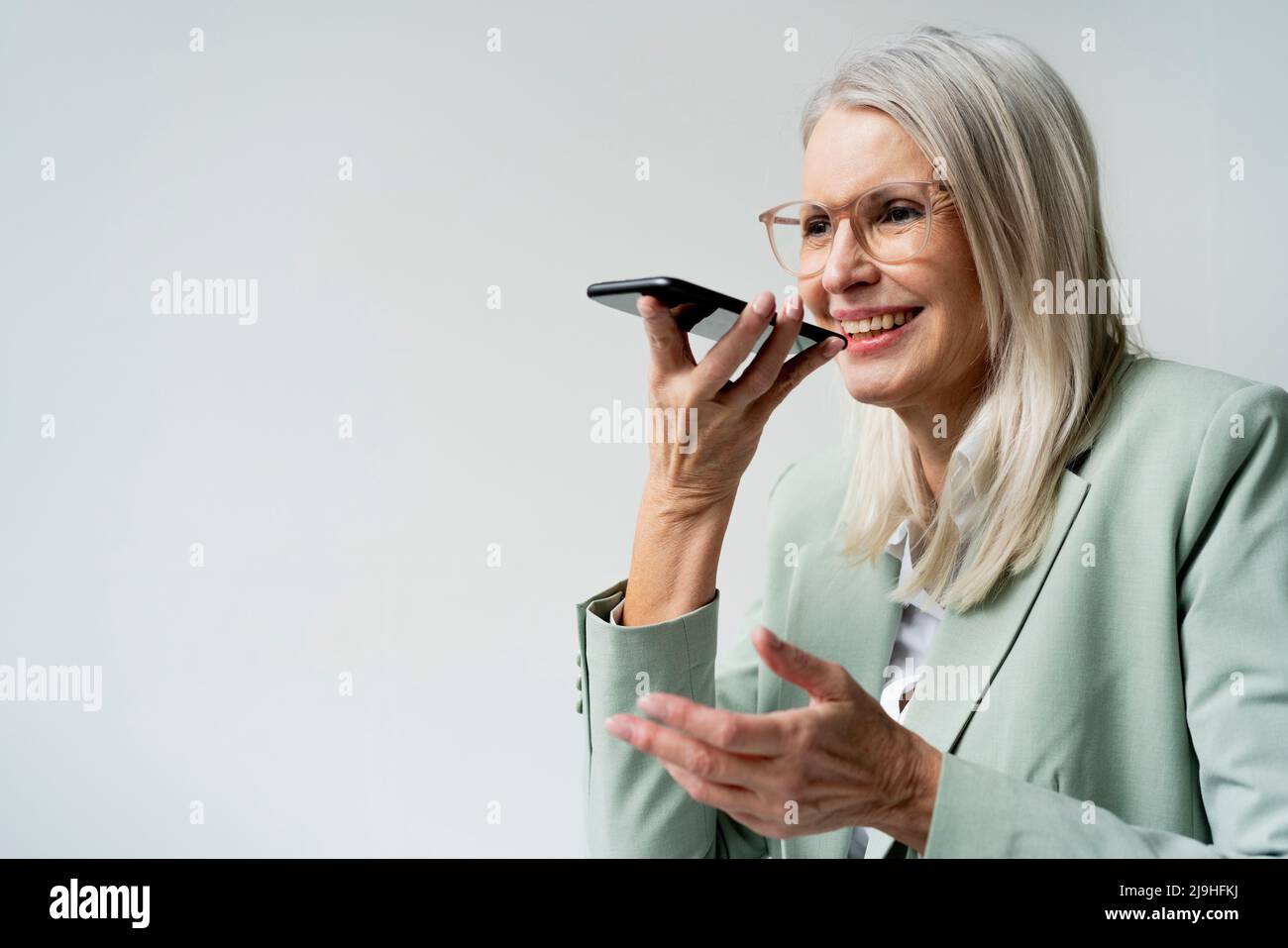 White background speaker hi-res stock photography and images - Alamy