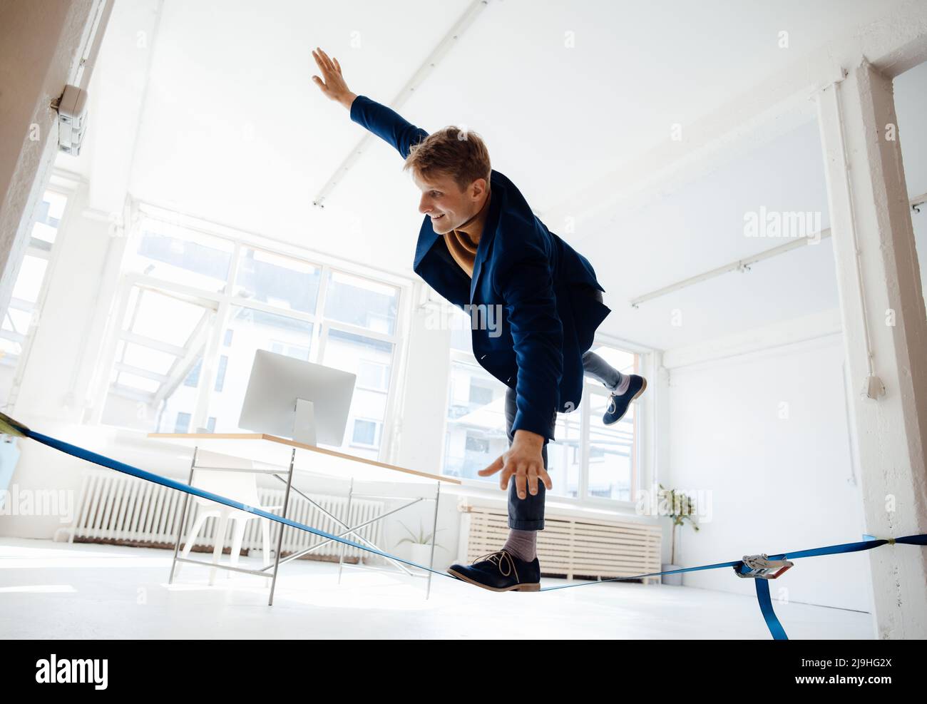 Slacklining hi-res stock photography and images - Alamy