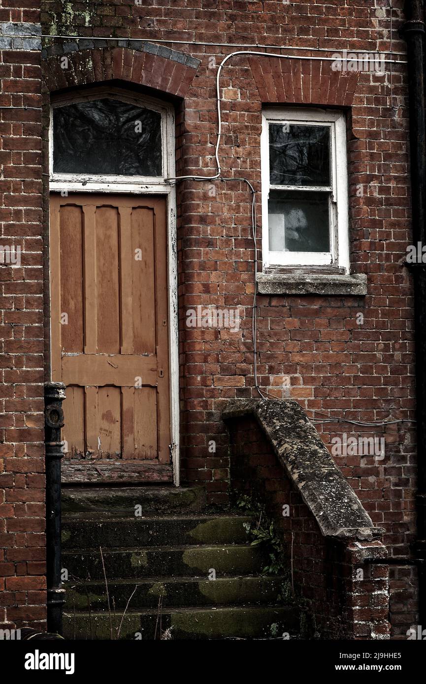 Documentary of Fairmile Asylum, Wallingford 2011, before building work ...