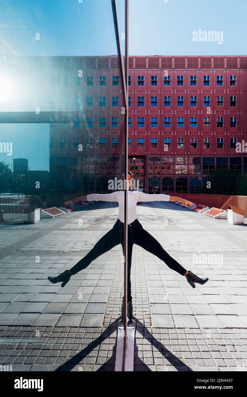 Balancing glass hi-res stock photography and images - Alamy