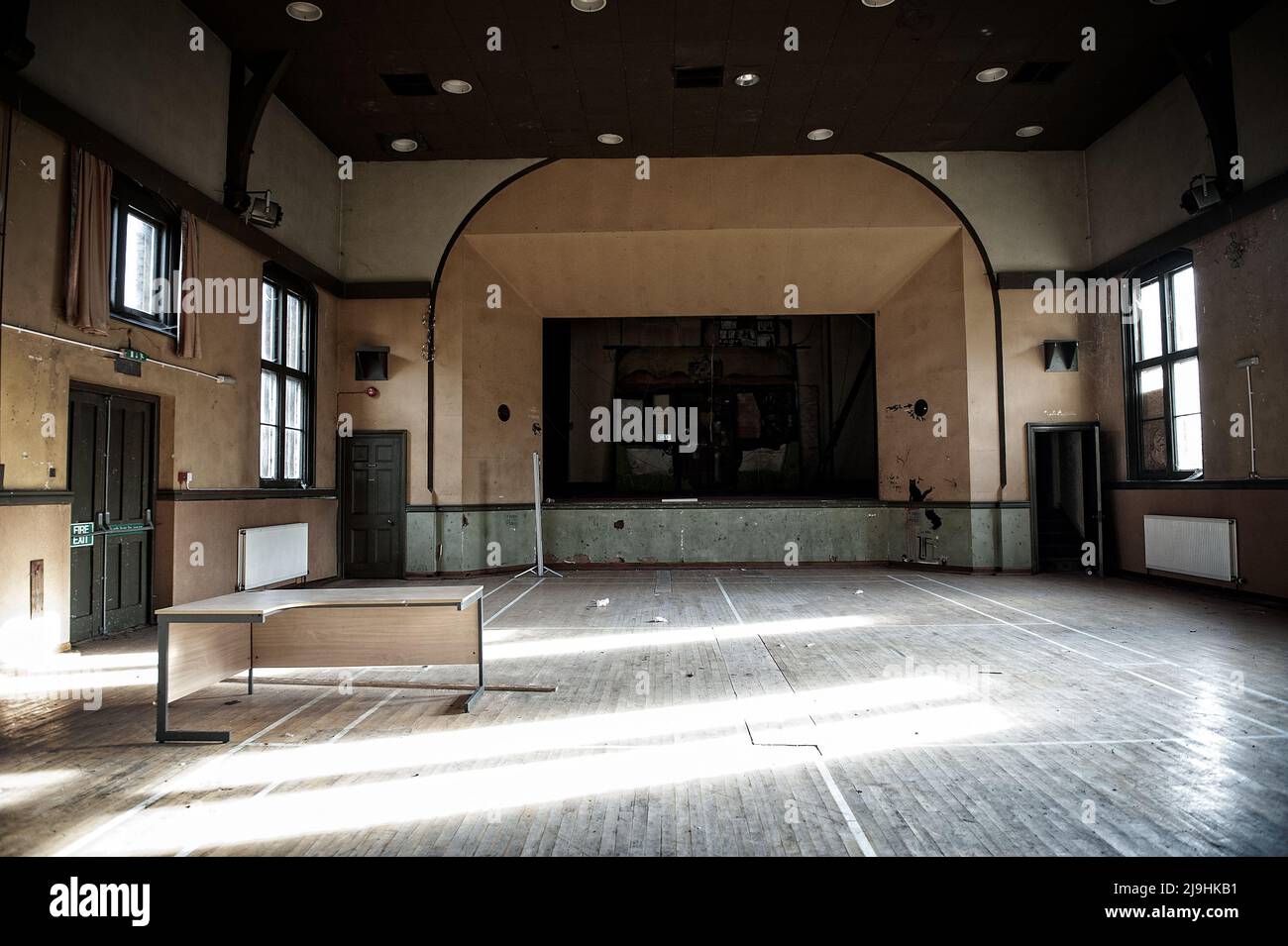 Documentary of Fairmile Asylum, Wallingford 2011, before building work ...