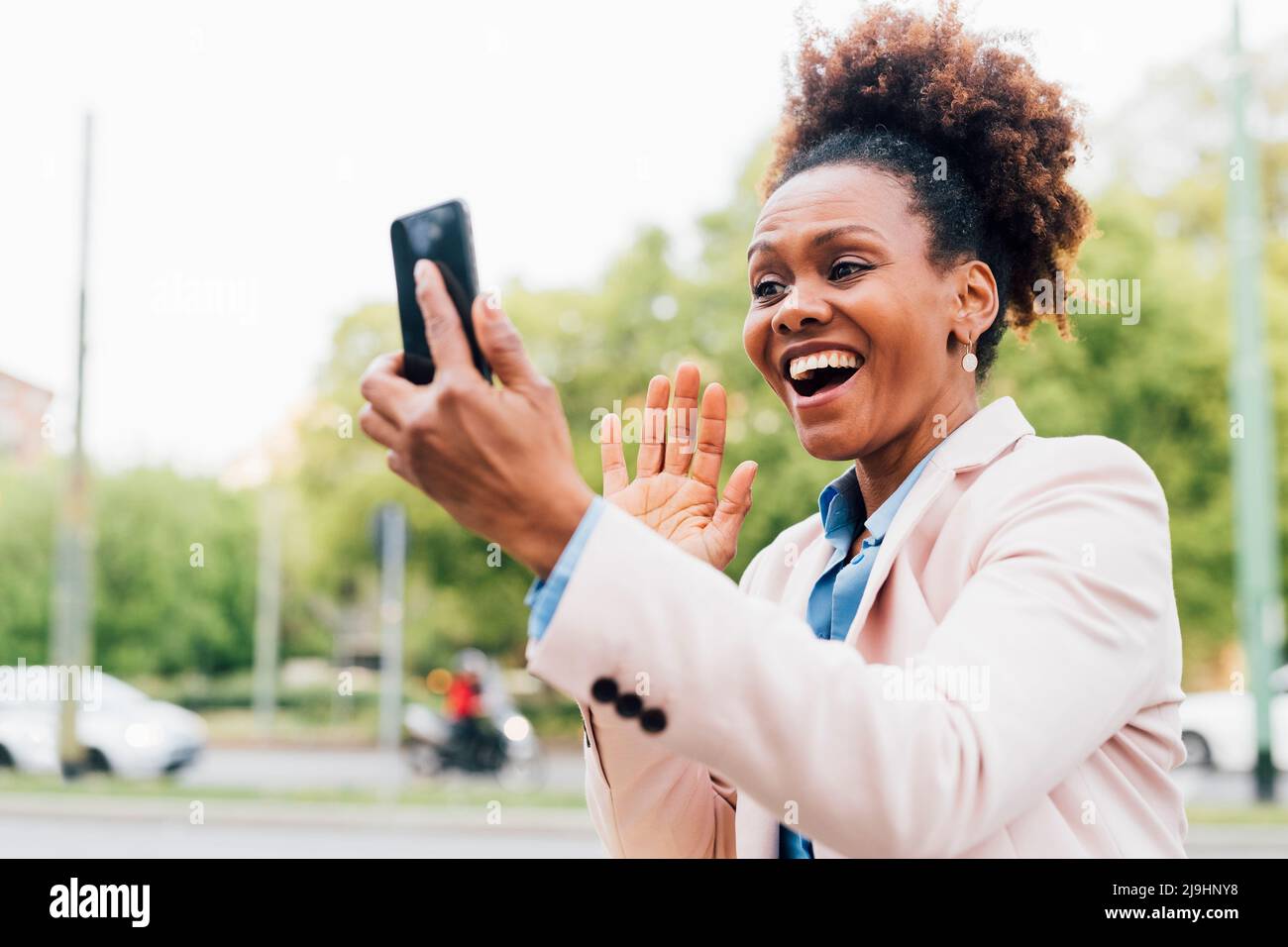 Happy phone call hi-res stock photography and images - Alamy