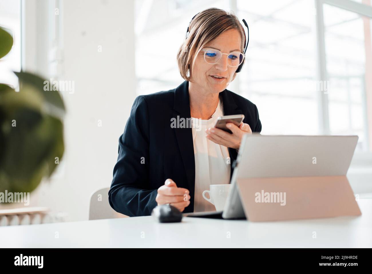 Telecaller phone hi-res stock photography and images - Alamy