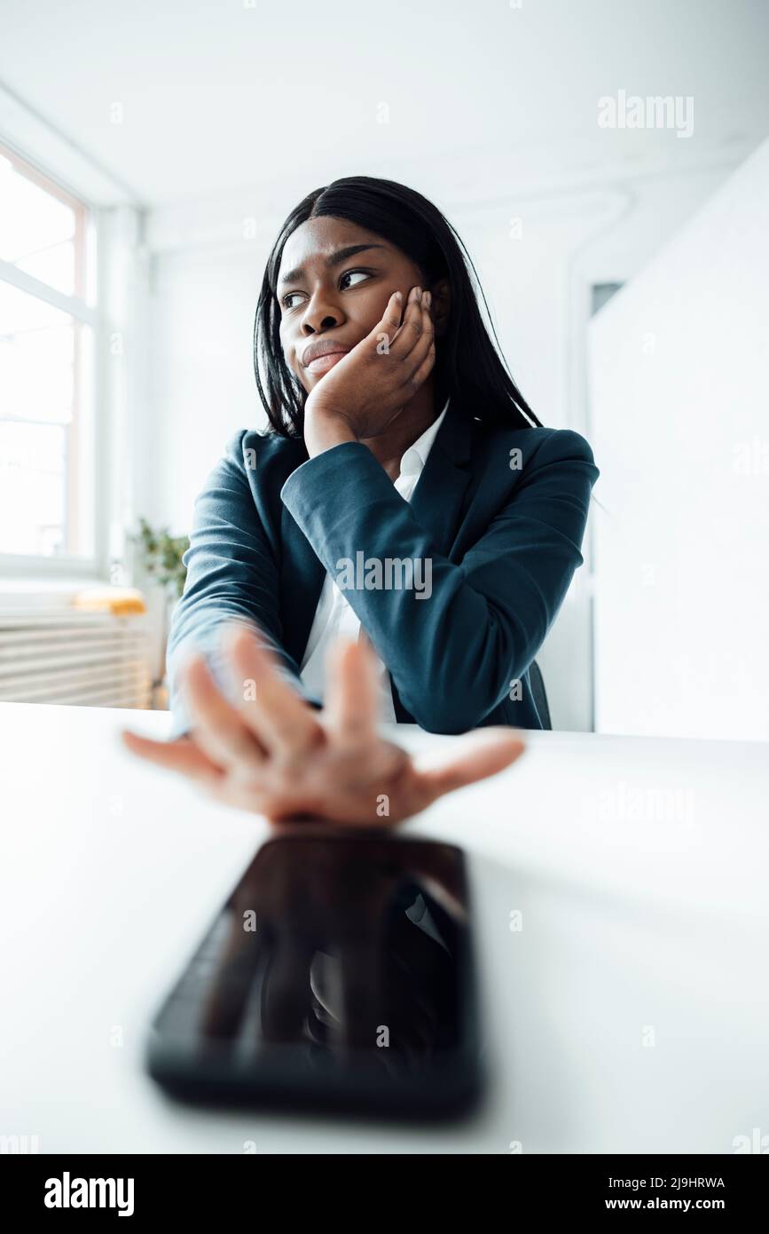 Pushing table hi-res stock photography and images - Alamy