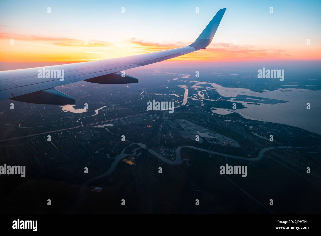 Airplane wing image hi-res stock photography and images - Alamy