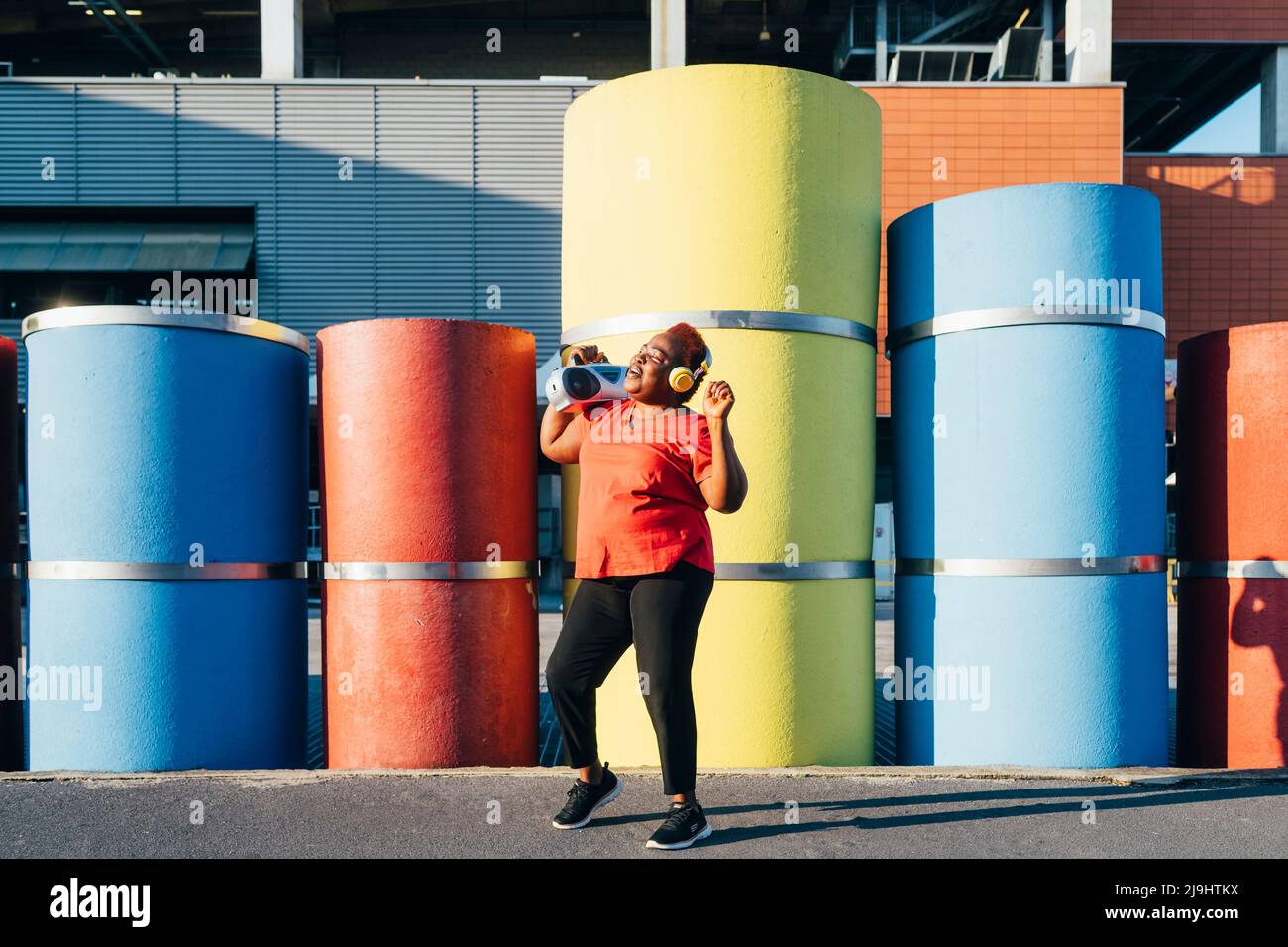 Boom box shoulder hi-res stock photography and images - Alamy