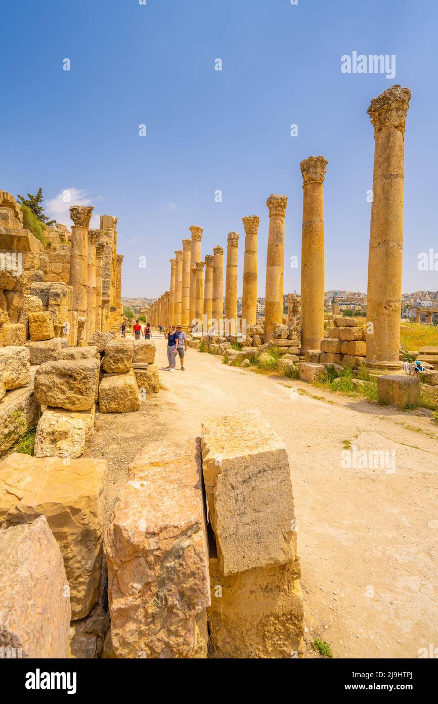 The view along Cardo Maximus in the roman ruins of Jerash Stock Photo ...