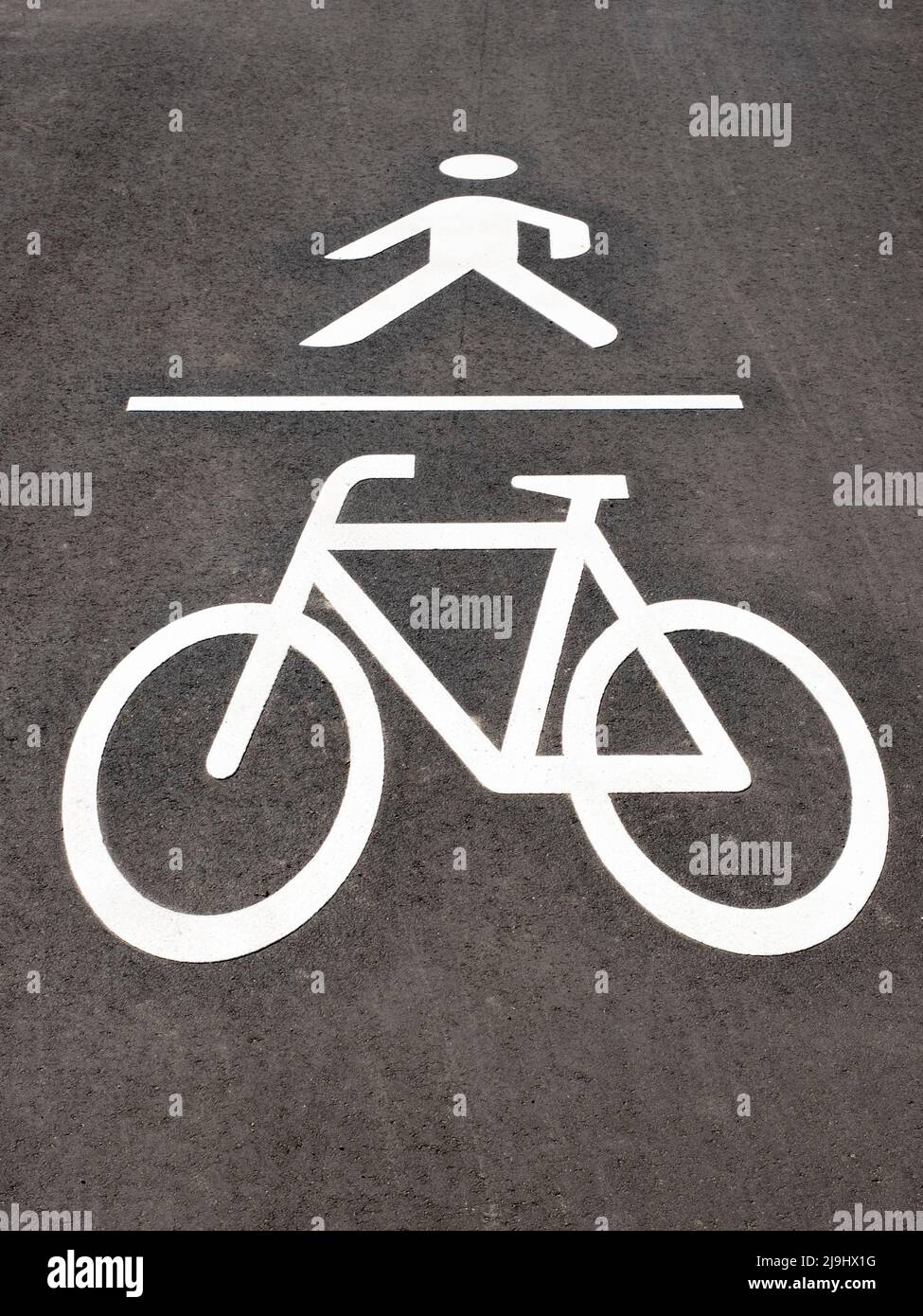 Pedestrian walkway sign hi-res stock photography and images - Alamy