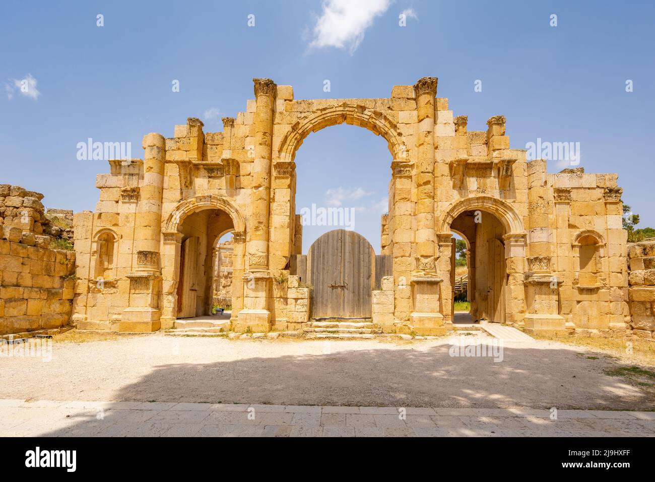 The South Gate in the Roman ruins of Jerash Jordan Stock Photo - Alamy