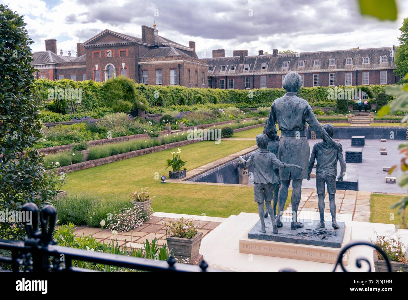 London, England - May 12, 2022: Statue of Diana, Princess of Wales as ...