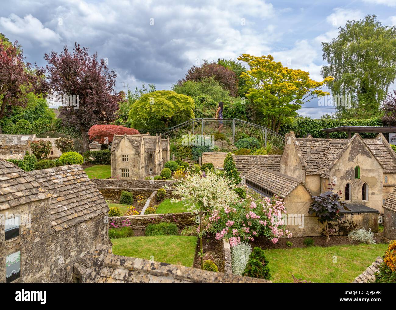 Bourton on the water model village hi-res stock photography and images ...