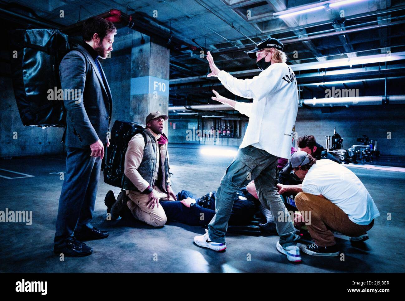 AMBULANCE, from left: Jake Gyllenhaal, Yahya Abdul-Mateen II, director ...
