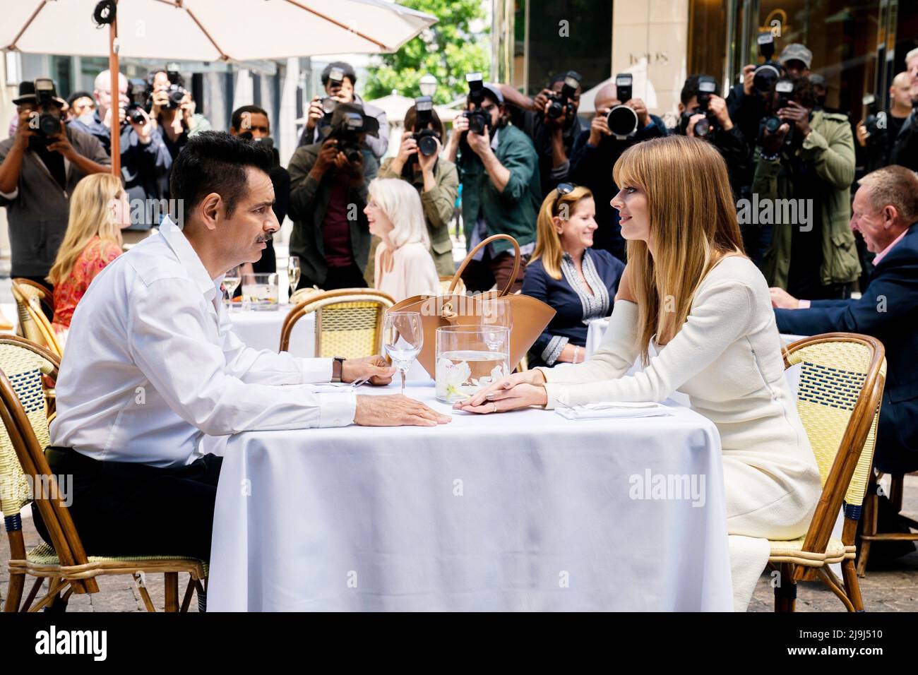 THE VALET, from left: Eugenio Derbez, Samara Weaving, 2022. ph: Dan ...