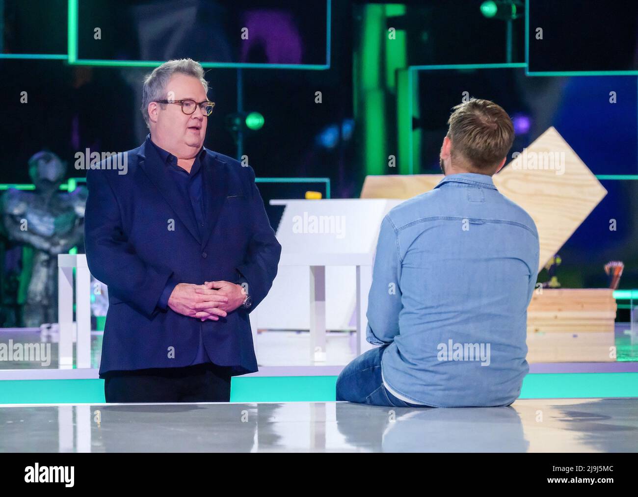 DOMINO MASTERS, from left: Host Eric Stonestreet, contestant Gabe Dean ...