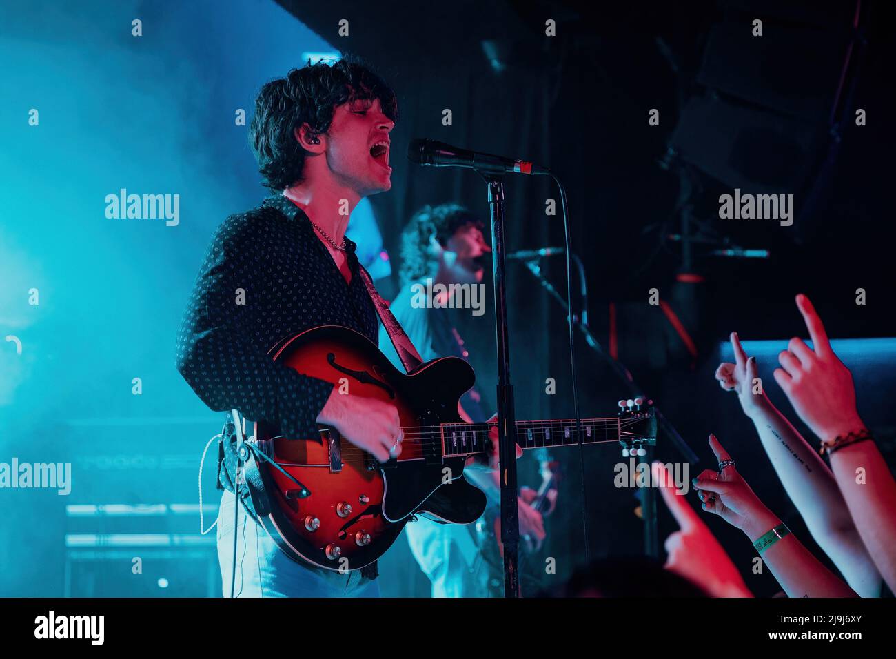 Inhaler band hi-res stock photography and images - Alamy