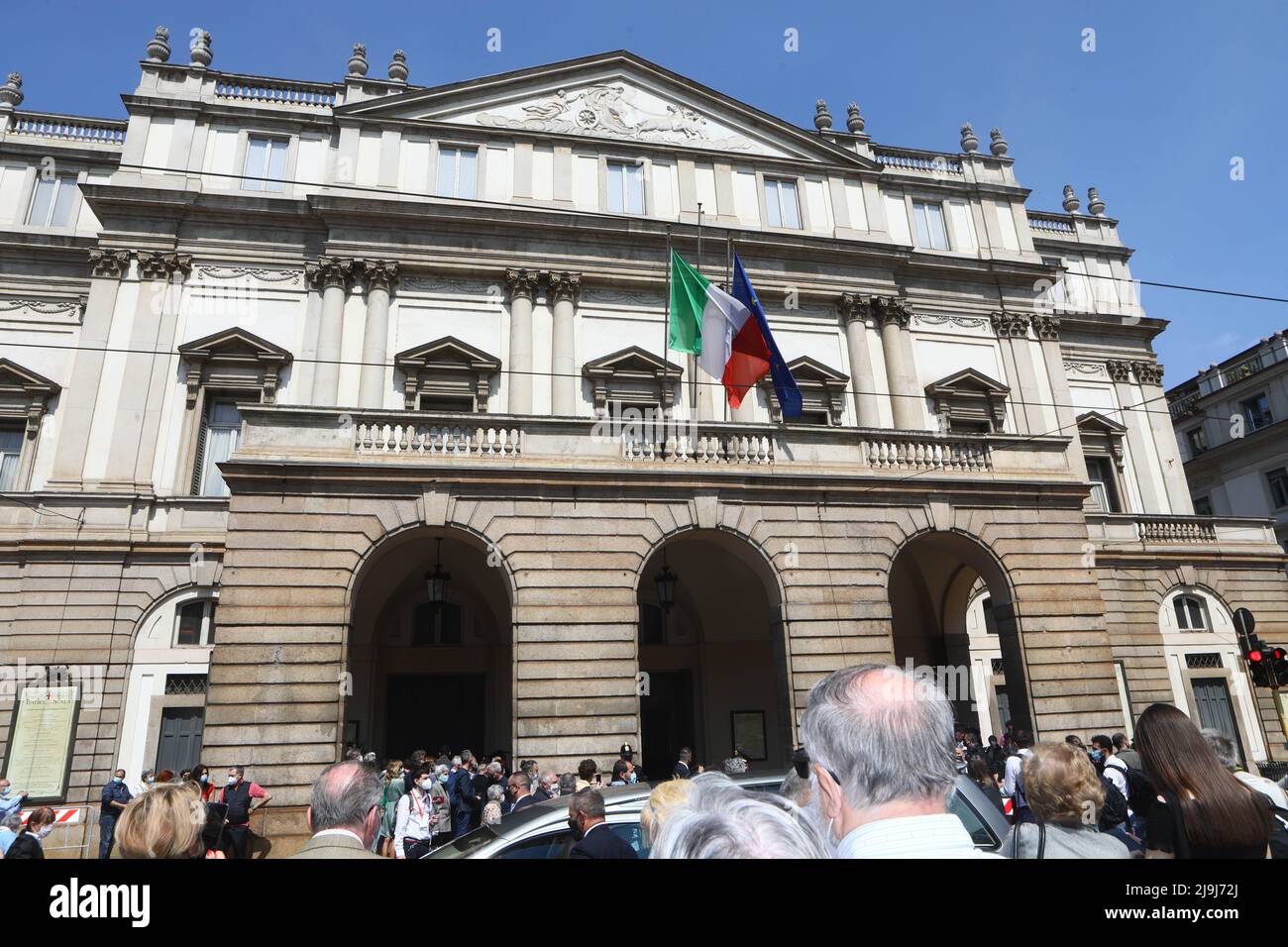 The funeral of Italian Ballet dancer Carla Fracci held at Teatro alla ...