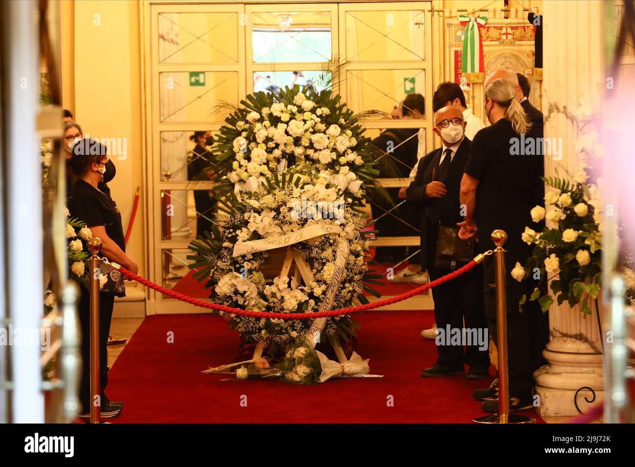 The funeral of Italian Ballet dancer Carla Fracci held at Teatro alla ...