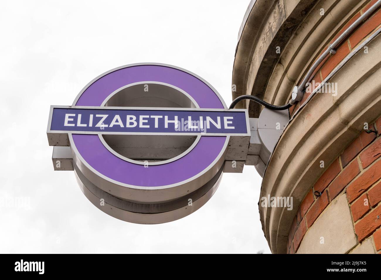 Elizabeth line sign hi-res stock photography and images - Alamy
