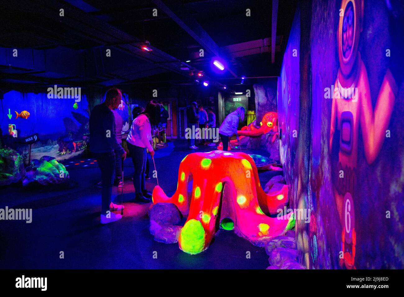 World adventurer hi-res stock photography and images - Alamy