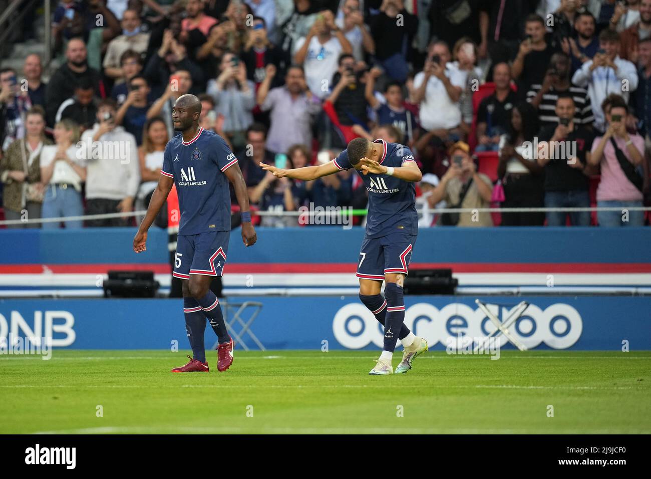 PARIS, FRANCE - MAY 21: Kylian Mbappe (7) is showing his respect to ...