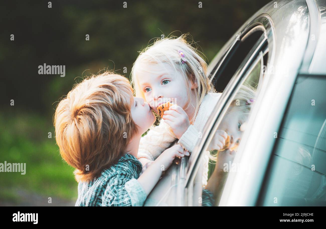 Two kids saying goodbye before car travel. Bye bye Stock Photo - Alamy