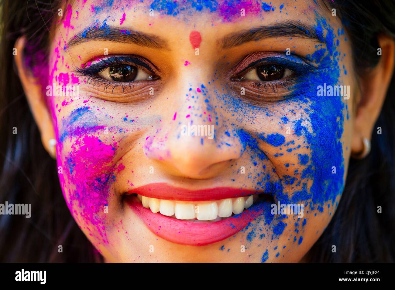 Traditional indian colours hi-res stock photography and images - Alamy