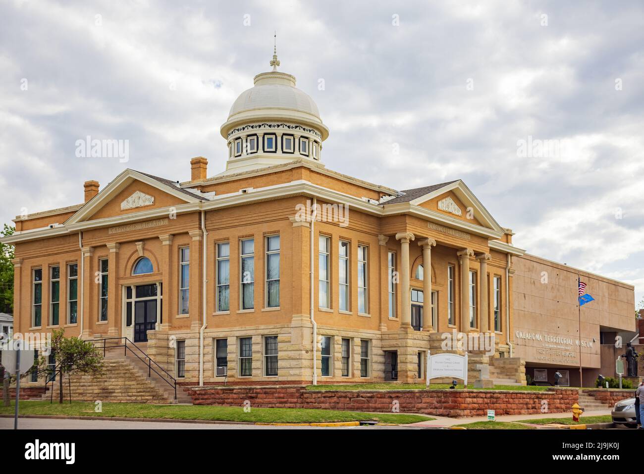 Overcast view carnegie library oklahoma hi-res stock photography and ...